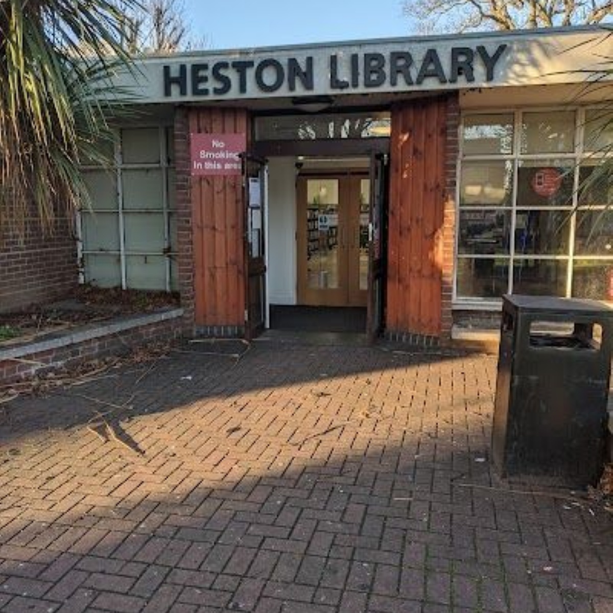 Heston Community School - Year 7 Visit Heston Library